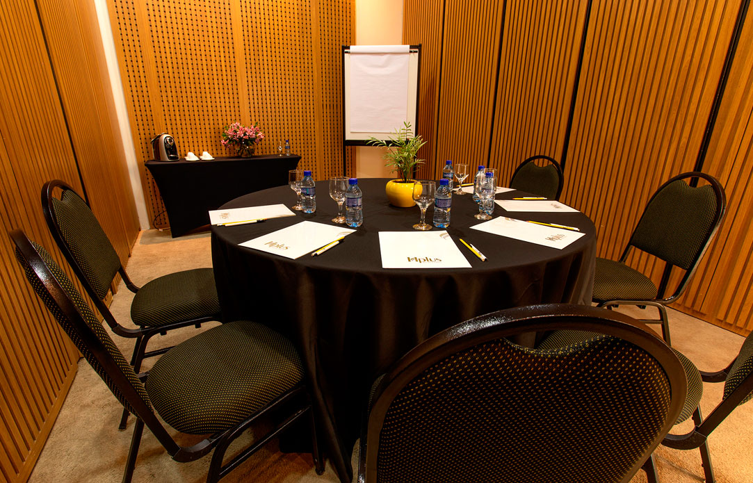 Por que realizar seu evento corporativo em um hotel? | Hplus Hotelaria